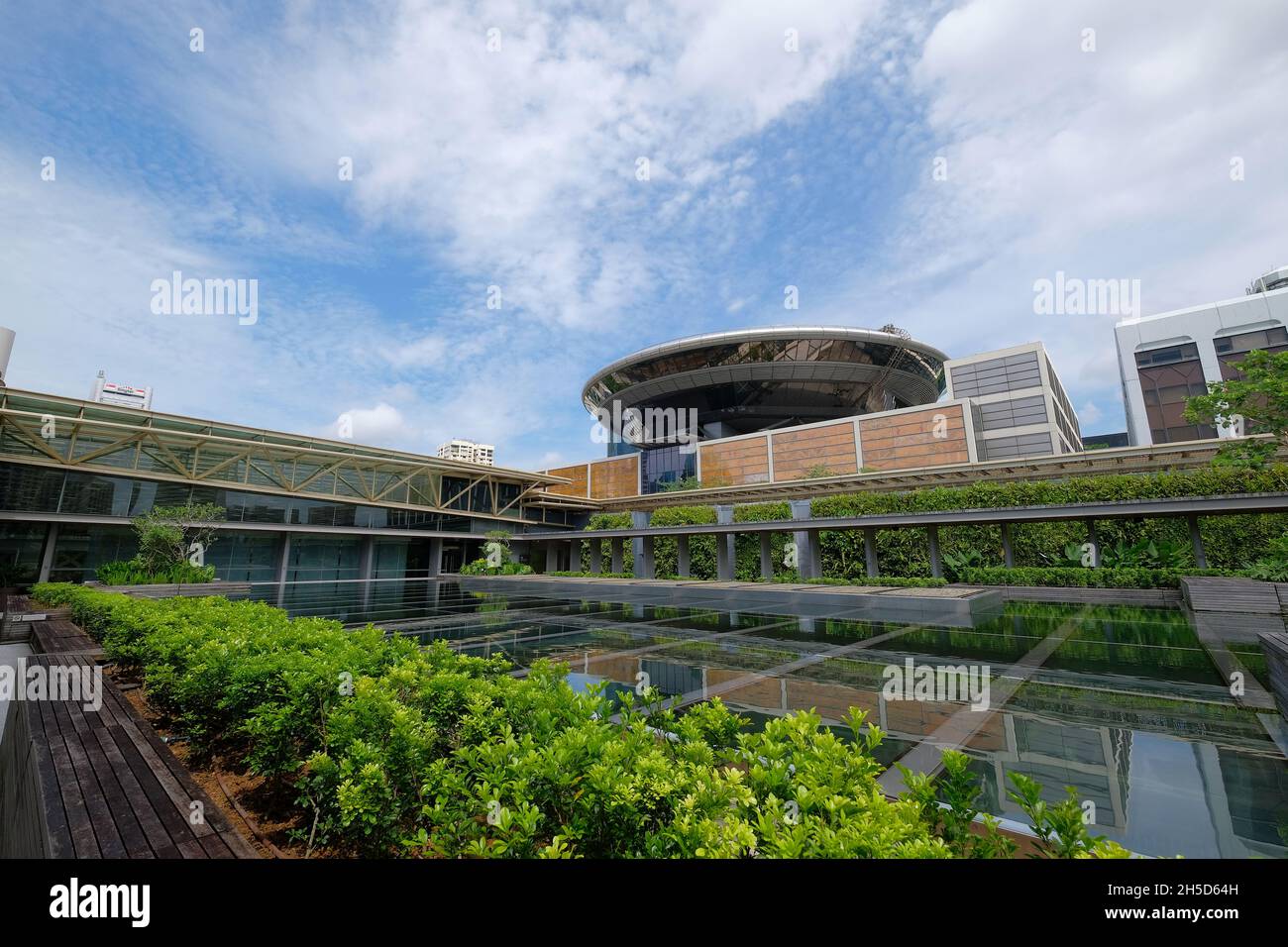 Disc shaped building hi-res stock photography and images - Alamy