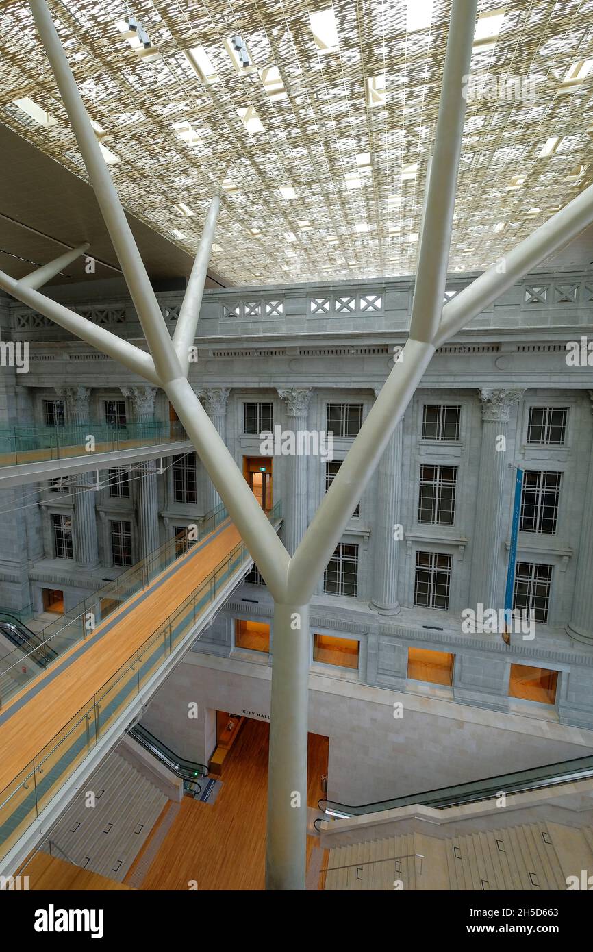 Link bridges above Padang Atrium of National Gallery Singapore ...
