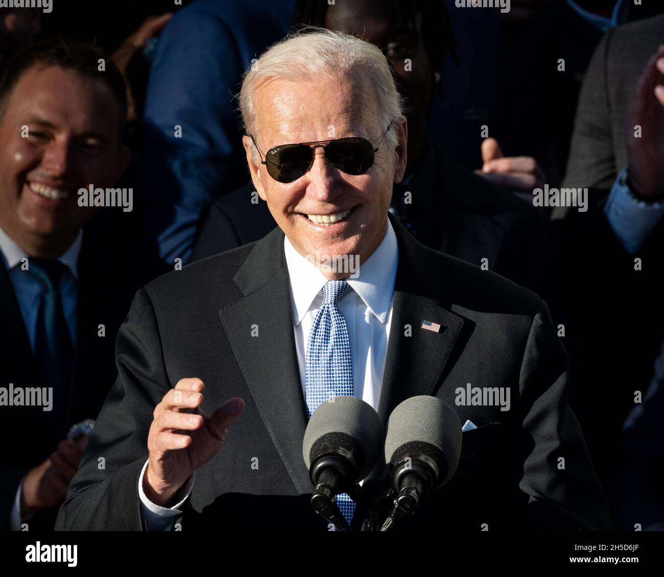President joe biden smiling hi-res stock photography and images - Alamy