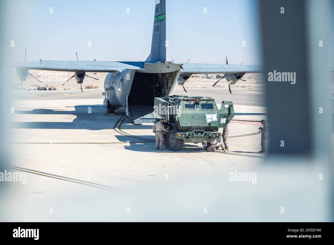 211107-M-VL720-1098 OVDA AIR FORCE BASE, Israel (Nov. 7, 2021) Marines ...