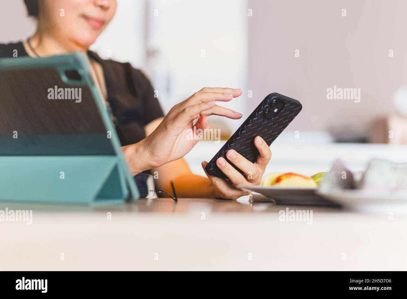 Busy holding laptop notepad hi-res stock photography and images - Alamy