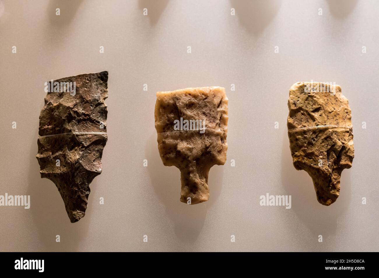 Stone arrowhead projectile point hi-res stock photography and images ...