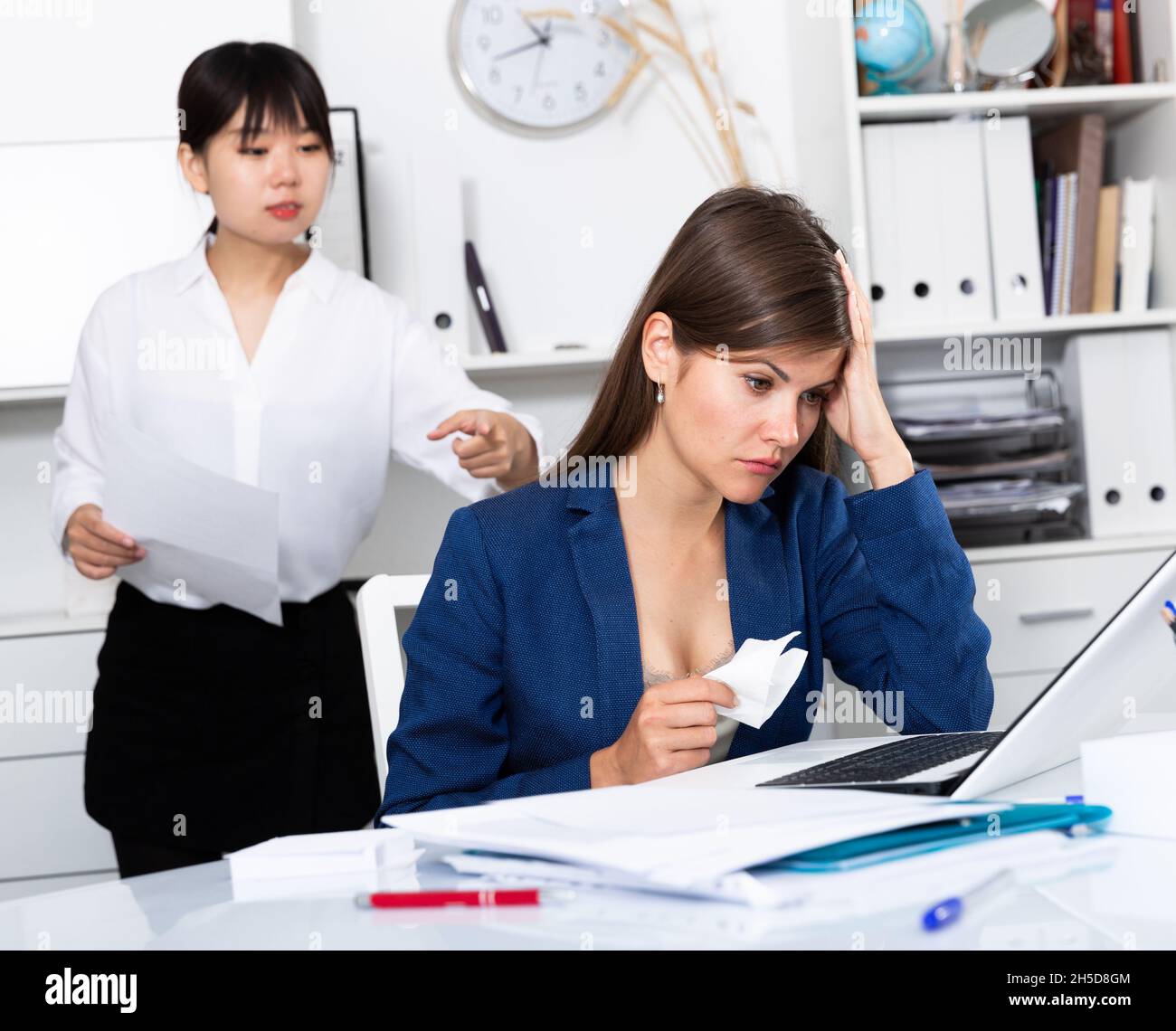 Angry boss office manager hi-res stock photography and images - Alamy