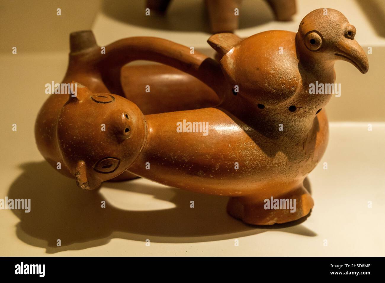 Ceramic vessel Virú culture 100 BC-200 AC Perú Stock Photo - Alamy