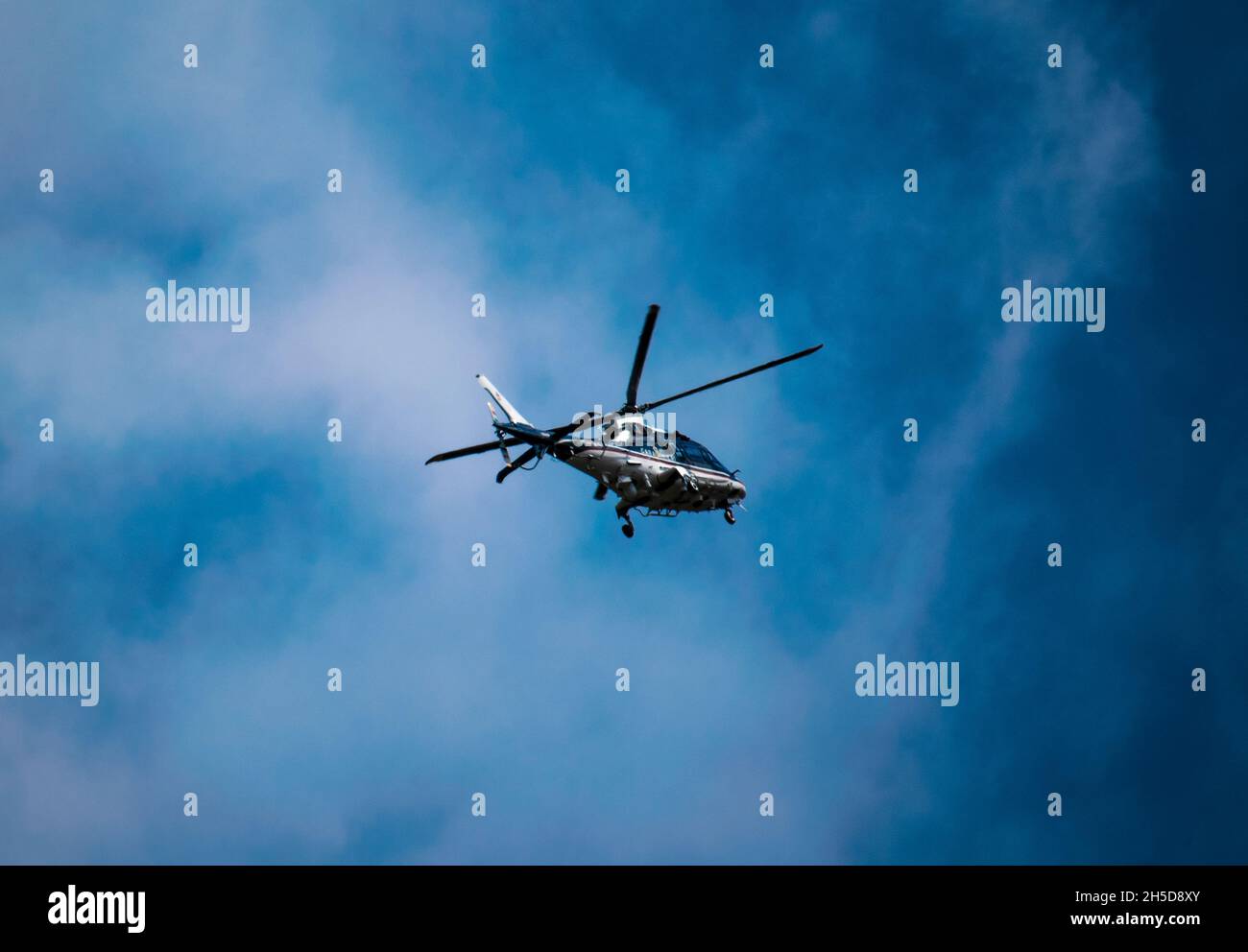 Nice shot hi-res stock photography and images - Alamy