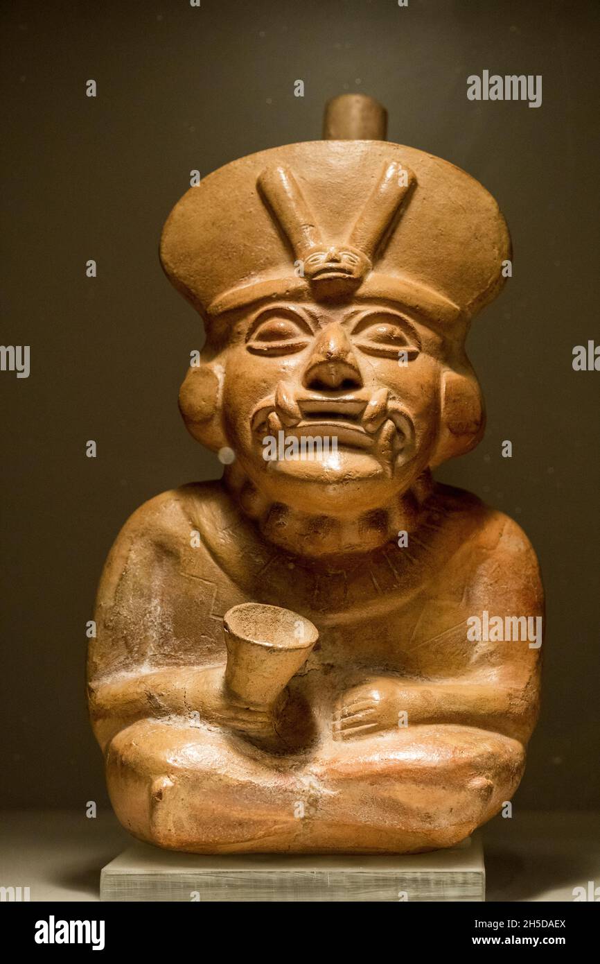 Ceramic vessel, Slaughterer God Moche culture 100 AC-800 AC Perú Stock ...