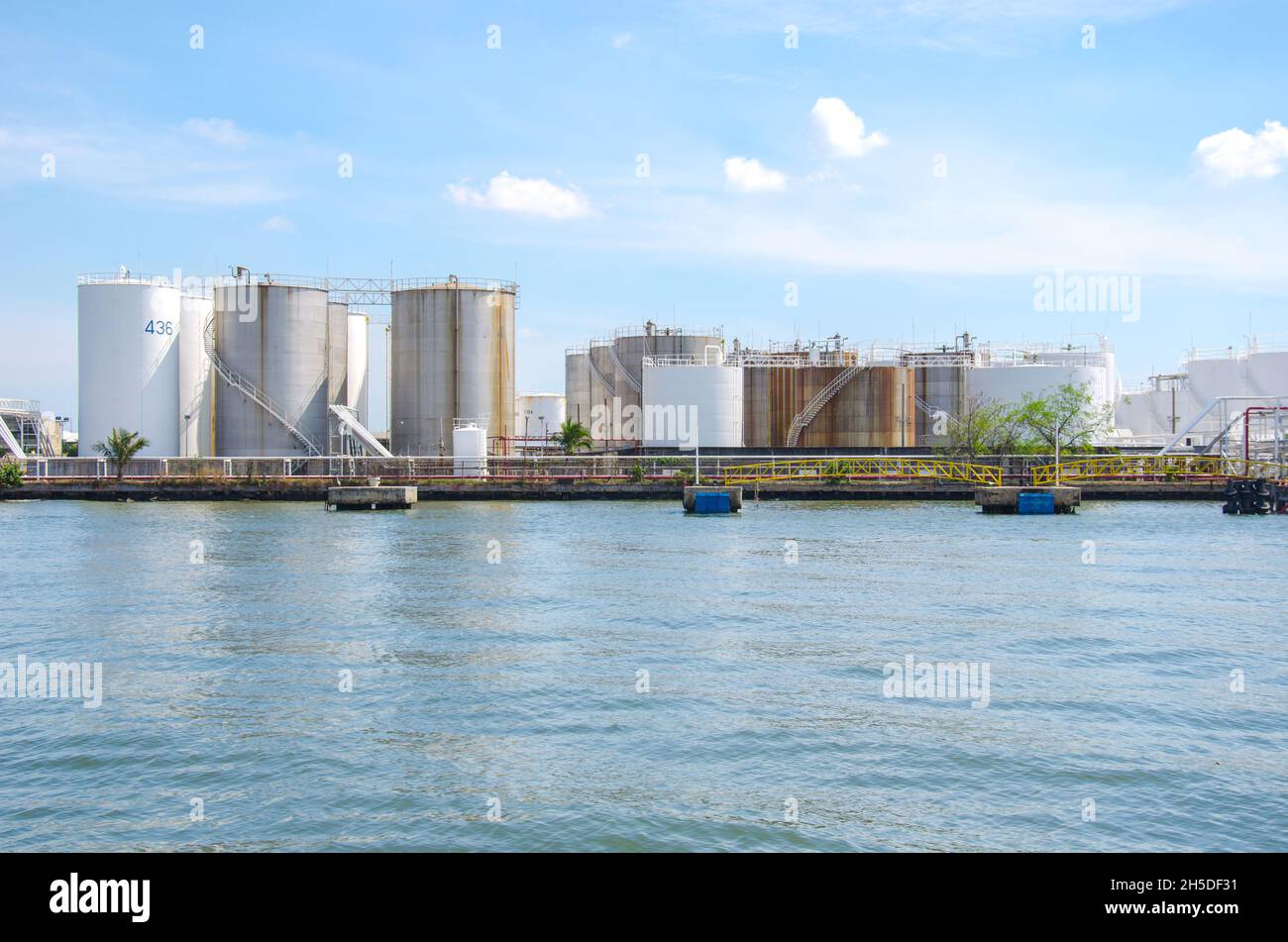 fuel storage tanks at oil refinery Stock Photo - Alamy