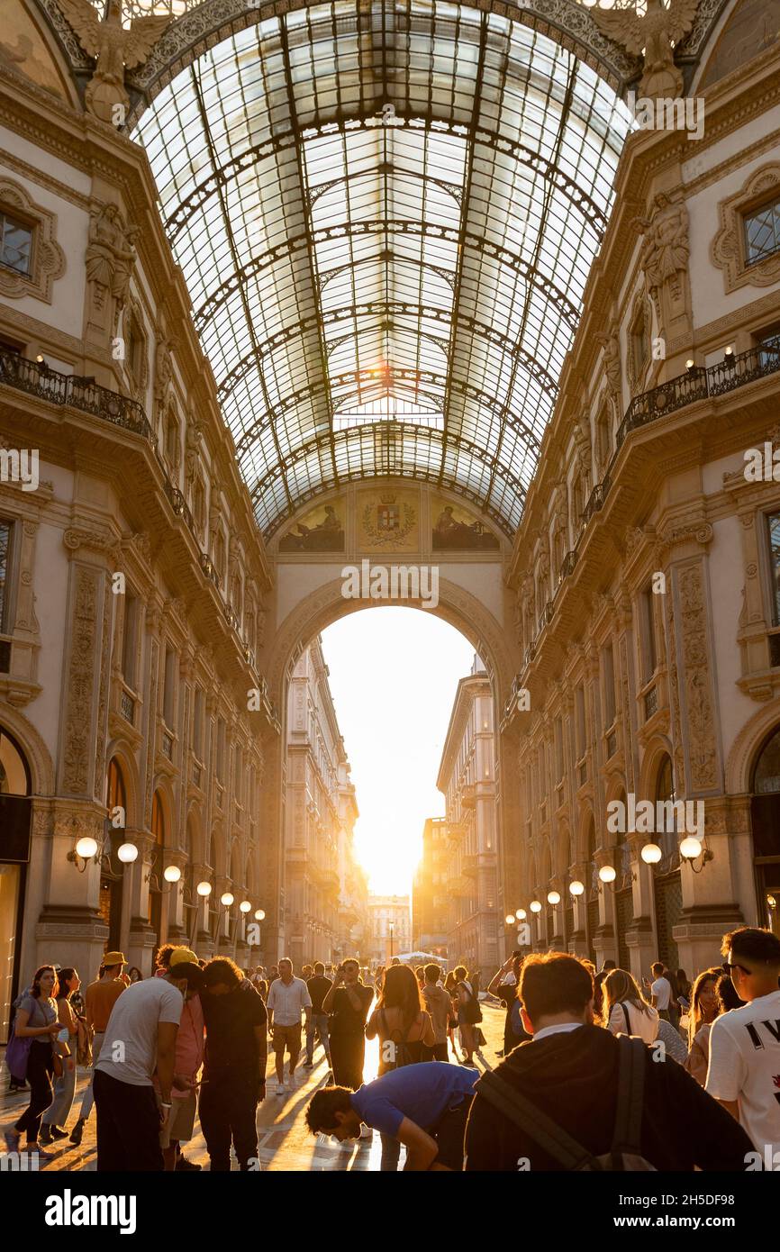 Milan galleria 2021 hi-res stock photography and images - Alamy