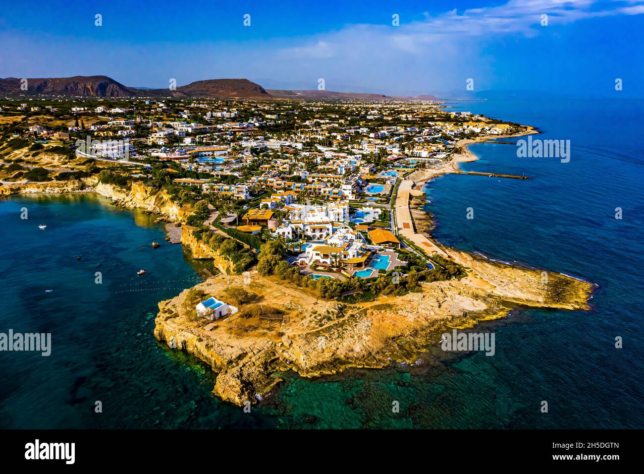 Anissaras auf Kreta aus der Luft | Town Anissaras on Crete from above ...