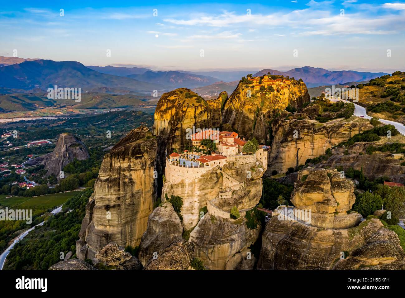Meteora kloster luftbild hi-res stock photography and images - Alamy