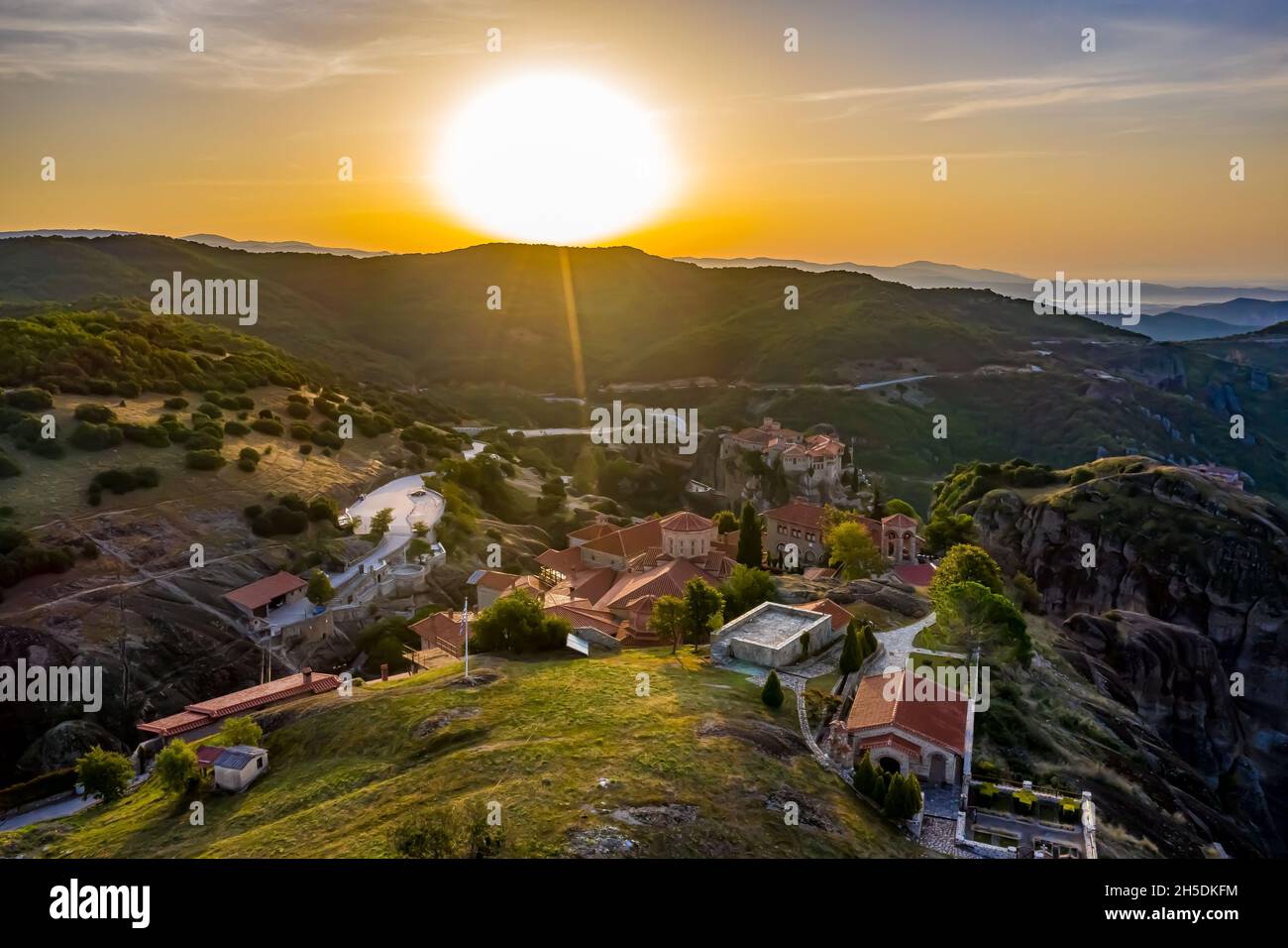 Meteora kloster luftbild hi-res stock photography and images - Alamy