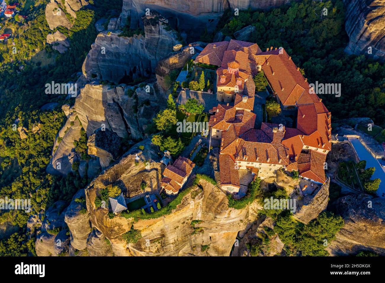 Meteora kloster luftbild hi-res stock photography and images - Alamy