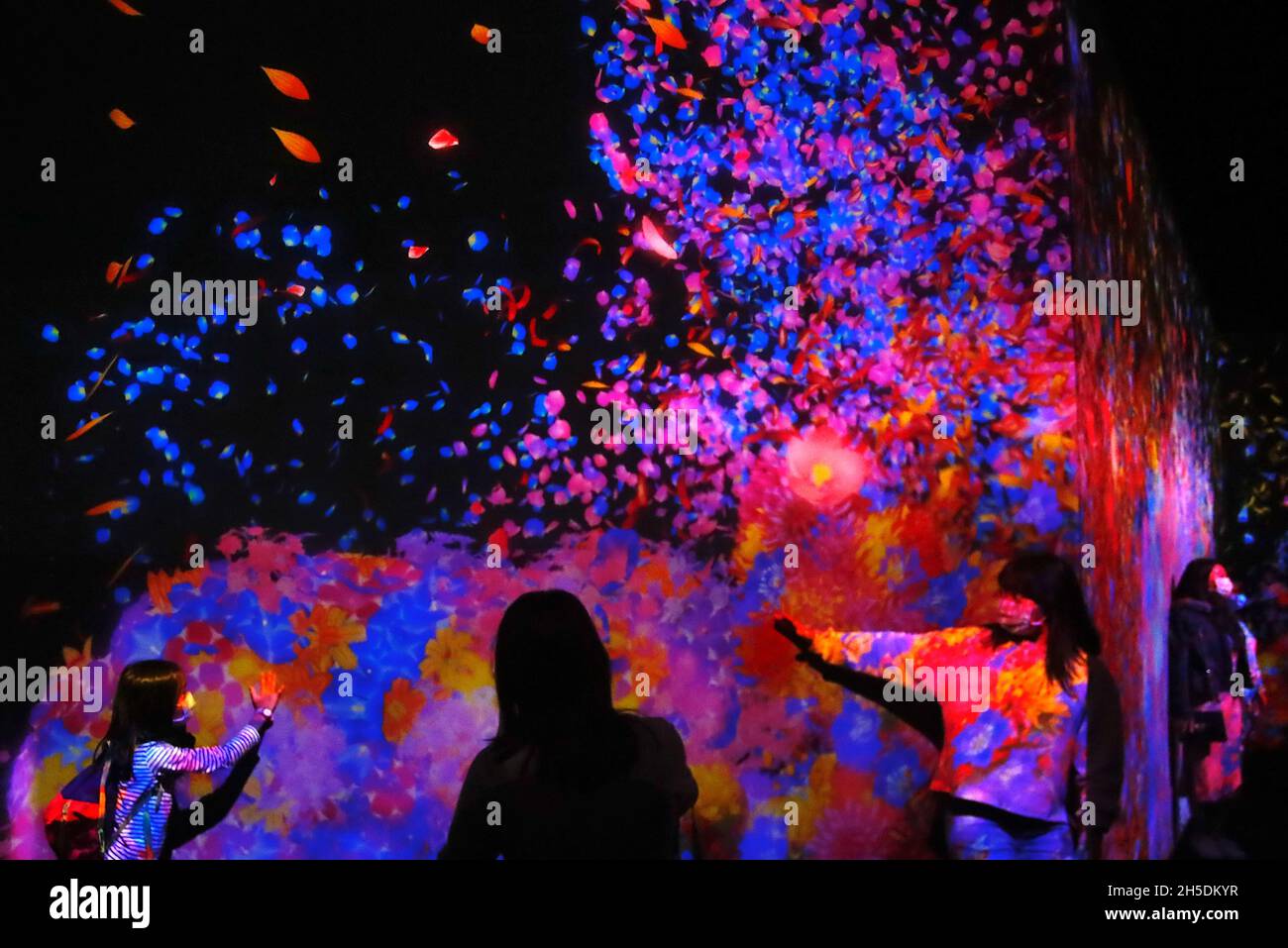 Projection mapping exhibition hi-res stock photography and images - Alamy