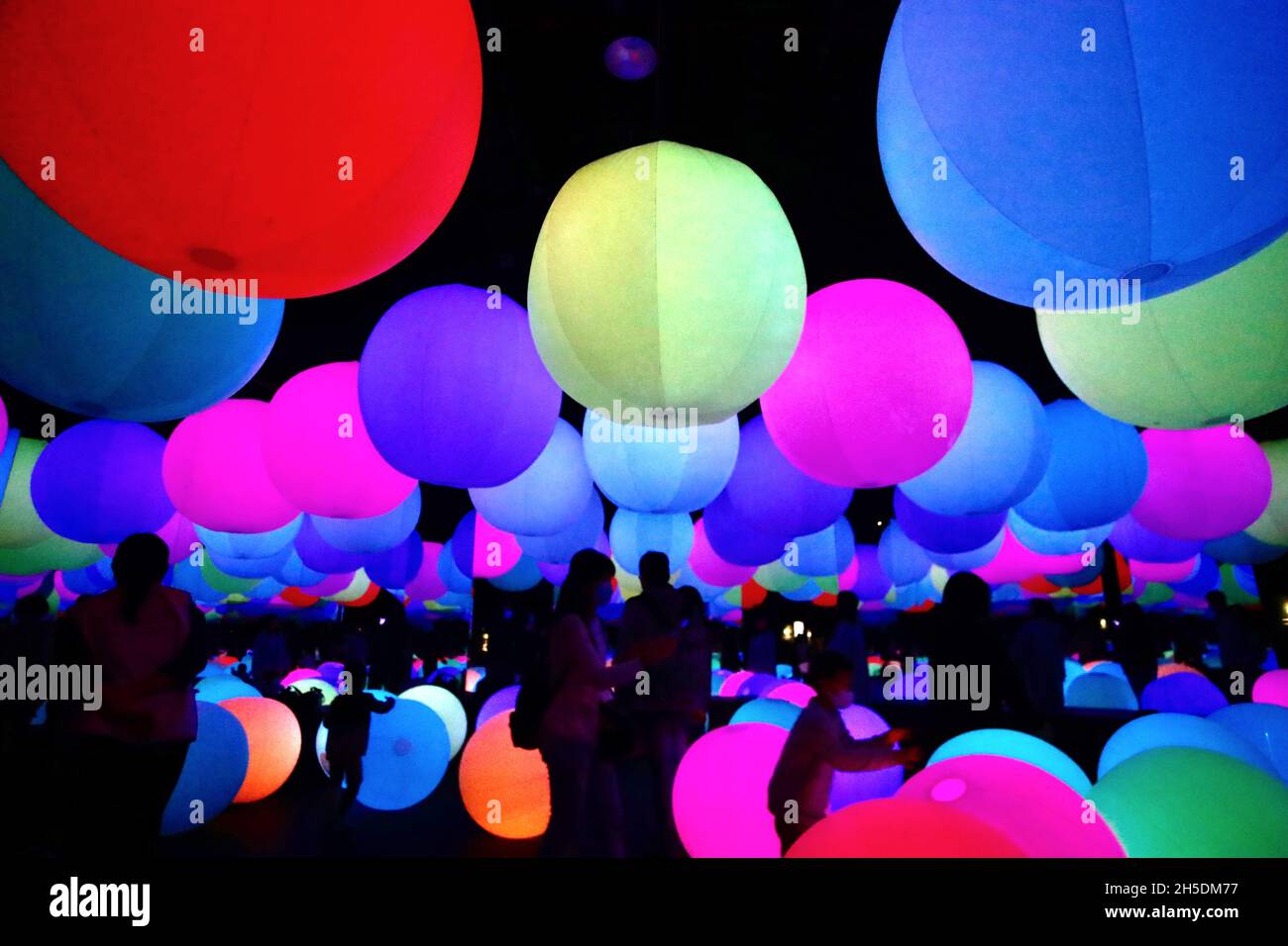 Taipei, Taipei, Taiwan. 9th Nov, 2021. Parents and children play inside ...