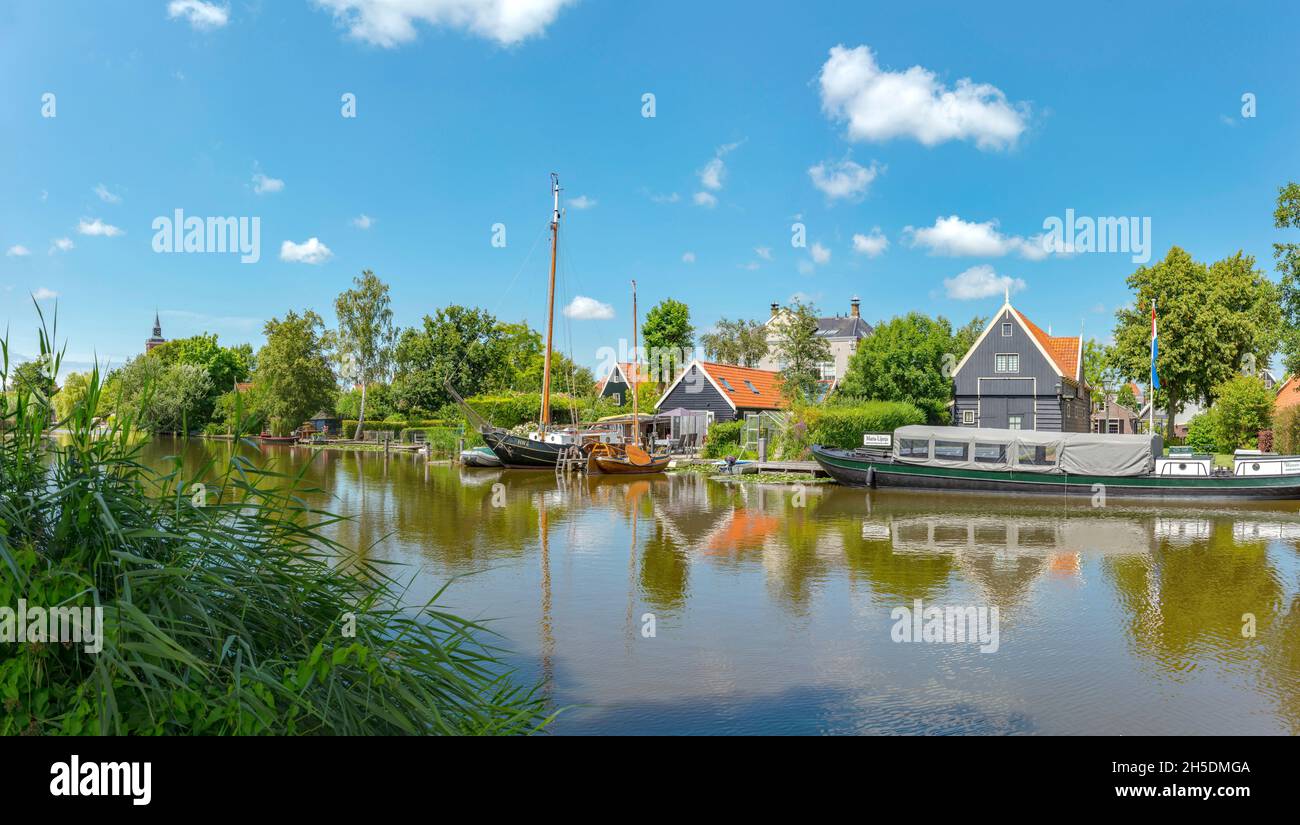 Houses along a canal *** Local Caption *** De Rijp, Noord-Holland ...