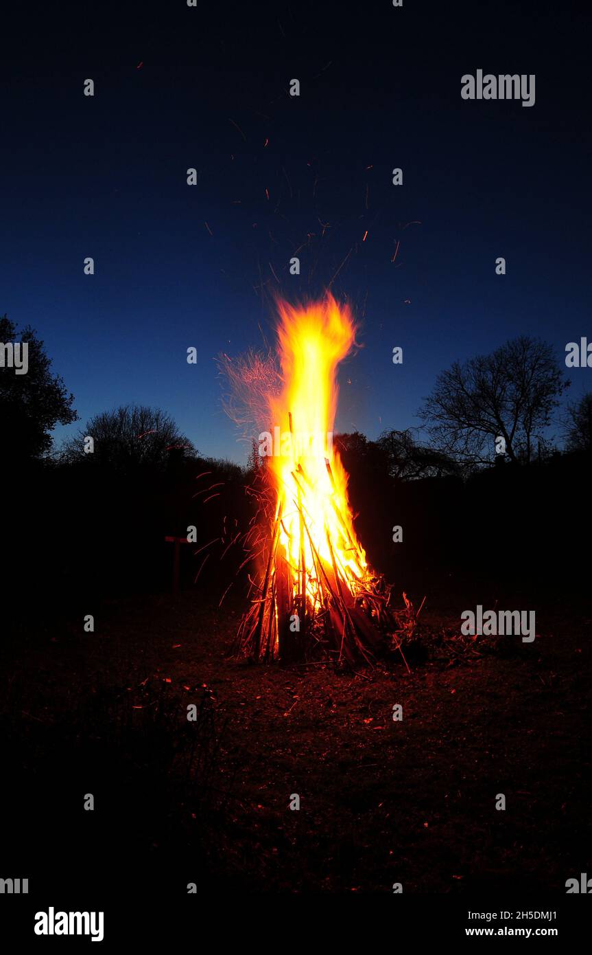 autumn bonfire burning Stock Photo - Alamy