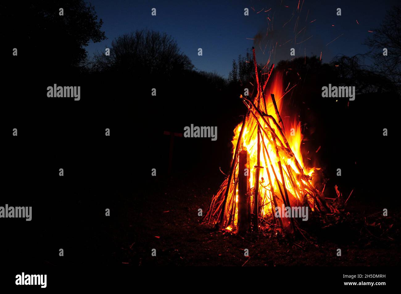 autumn bonfire burning Stock Photo - Alamy