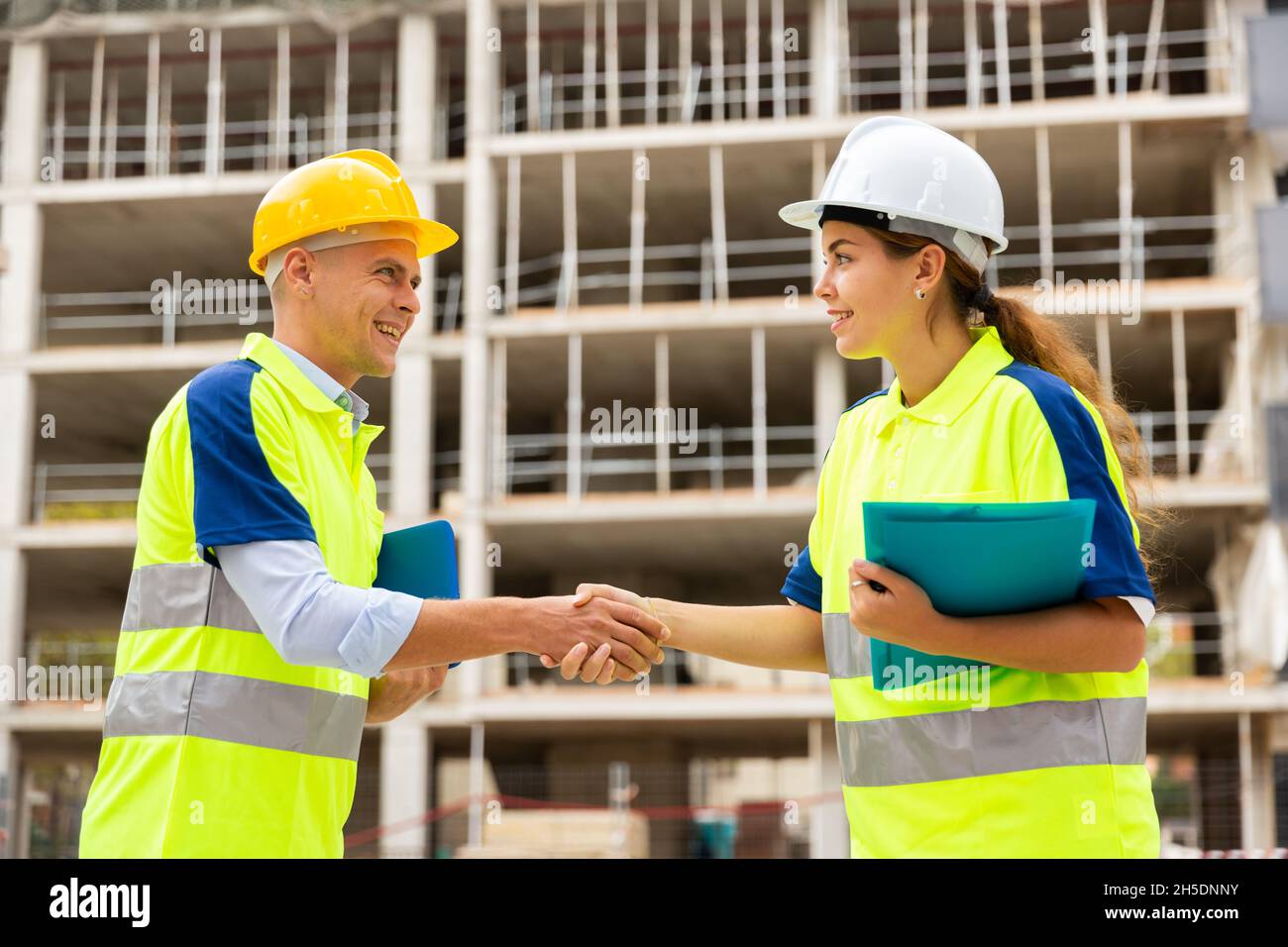 Amicably hi-res stock photography and images - Alamy