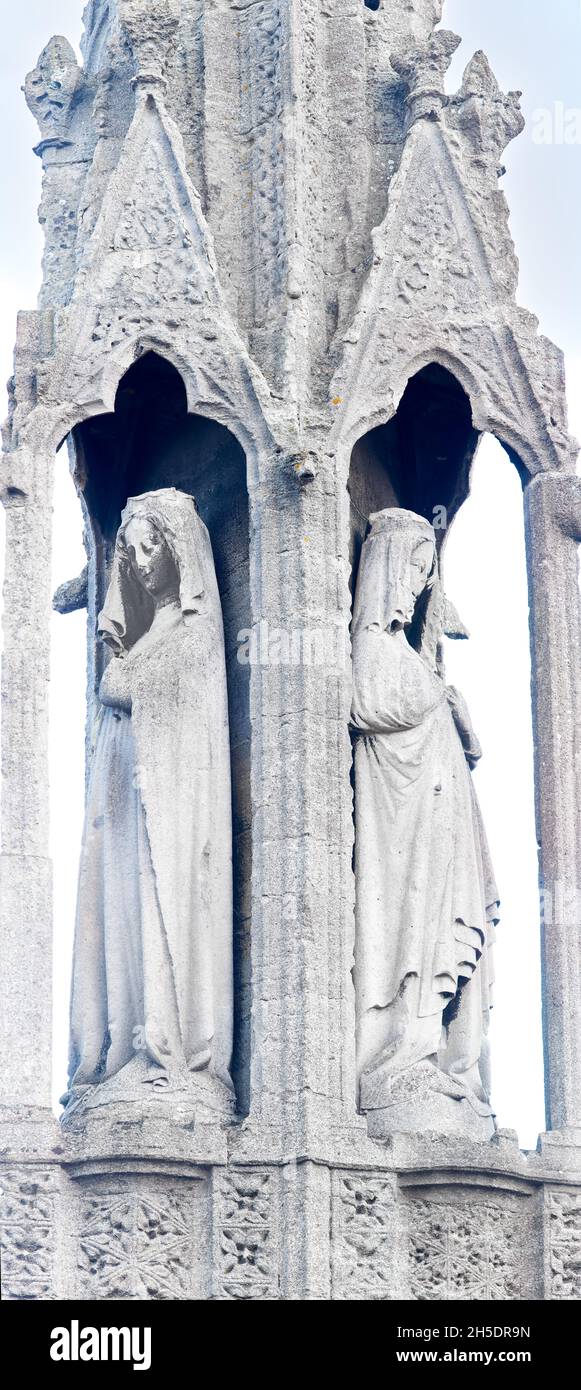 Statue of queen Eleanor in the cross built by the english king Edward I ...