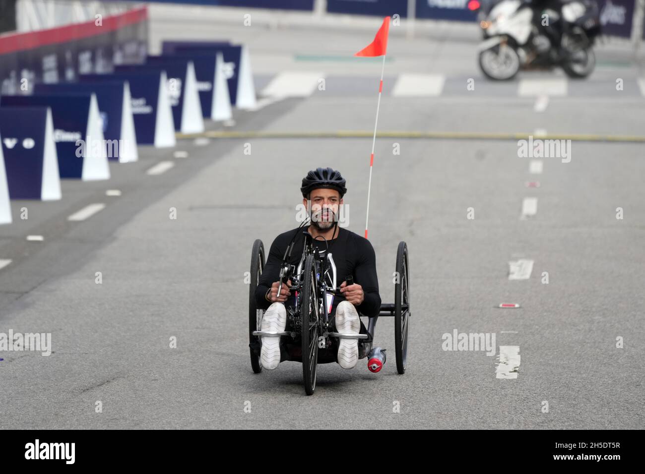 David Rodarte wins the handcycle wheelchair race in 2:0118 at the 36th ...
