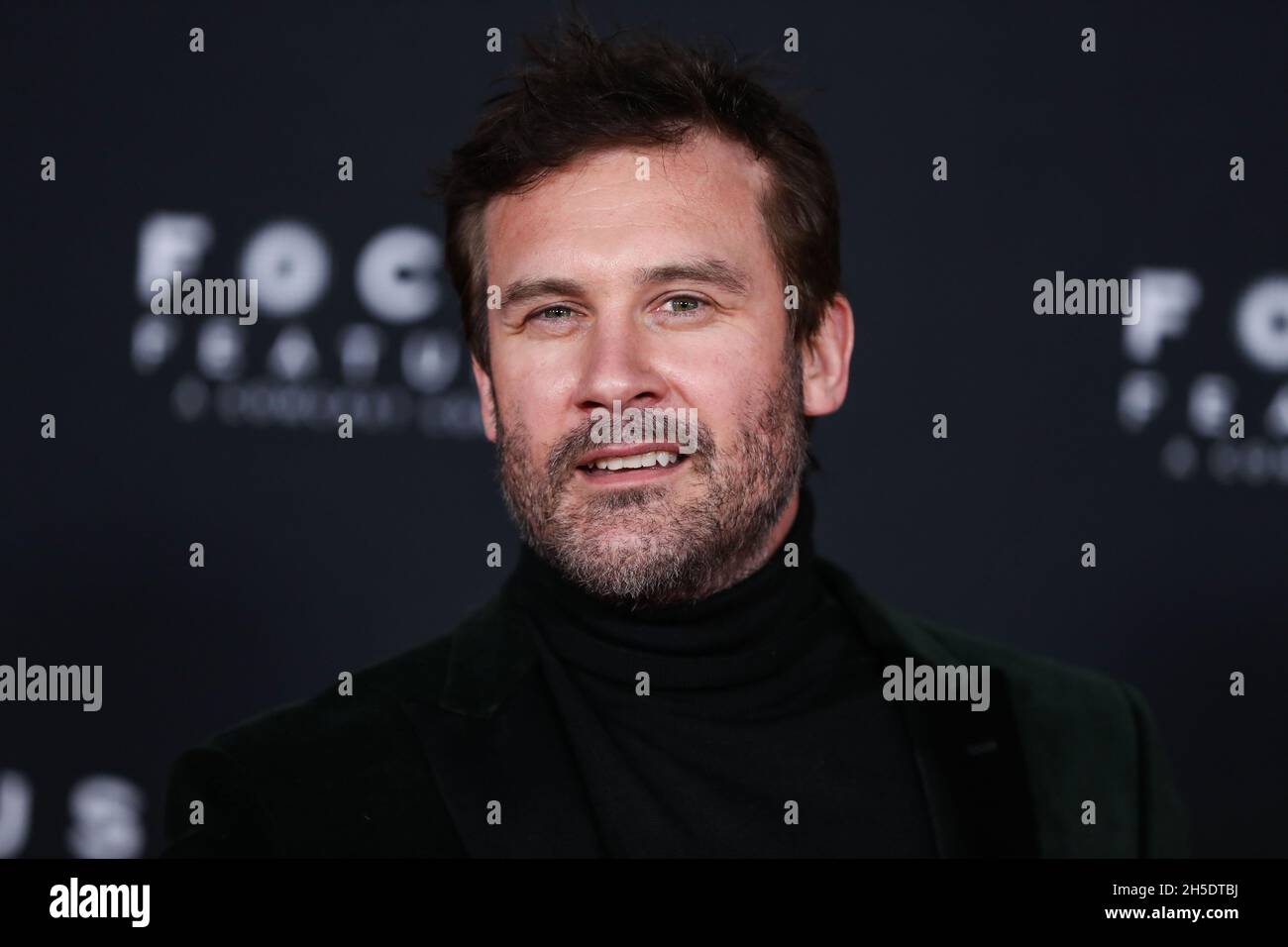 LOS ANGELES, CALIFORNIA, USA - NOVEMBER 08: Actor Clive Standen arrives ...