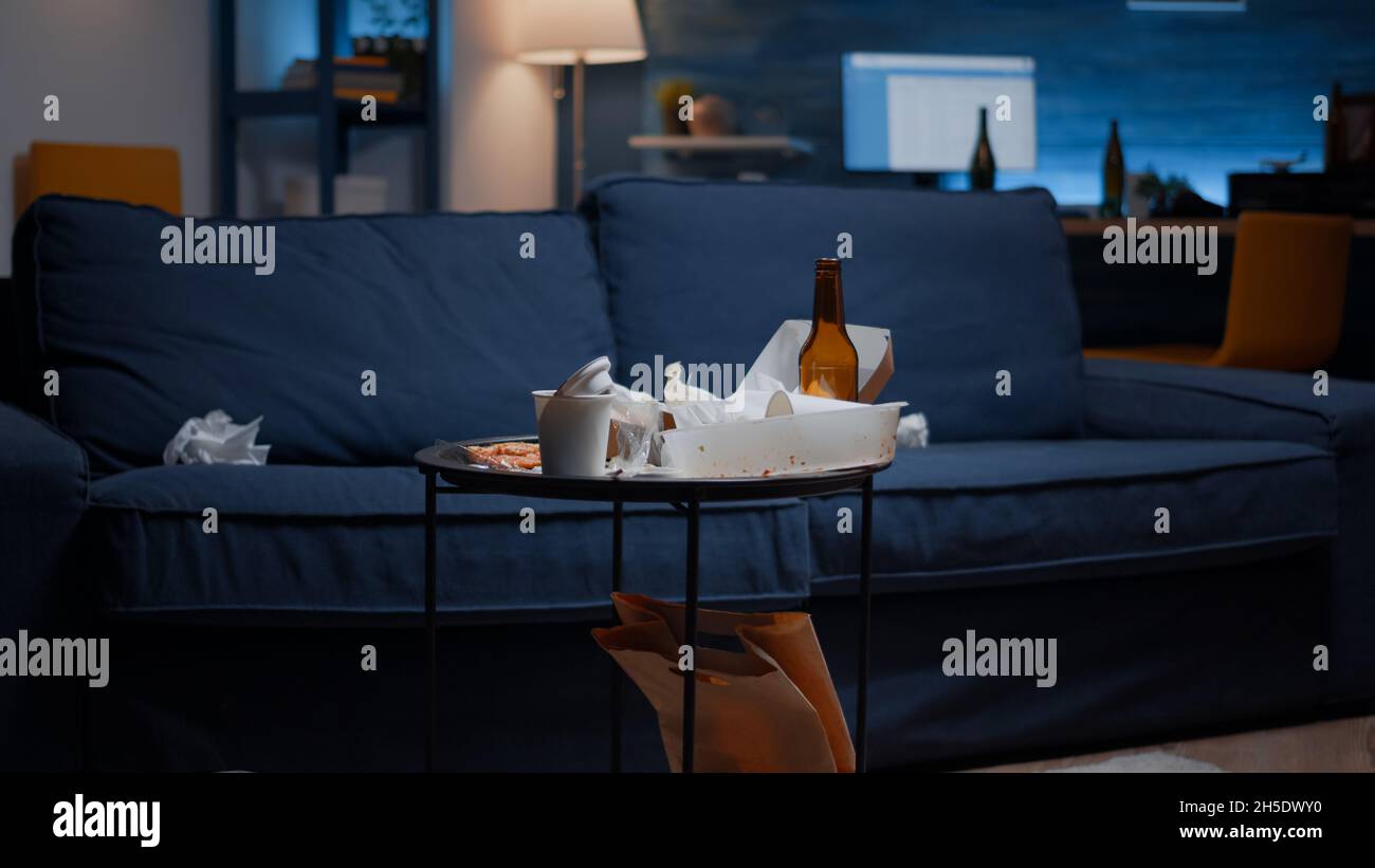 Messy table beer cans hi-res stock photography and images - Alamy