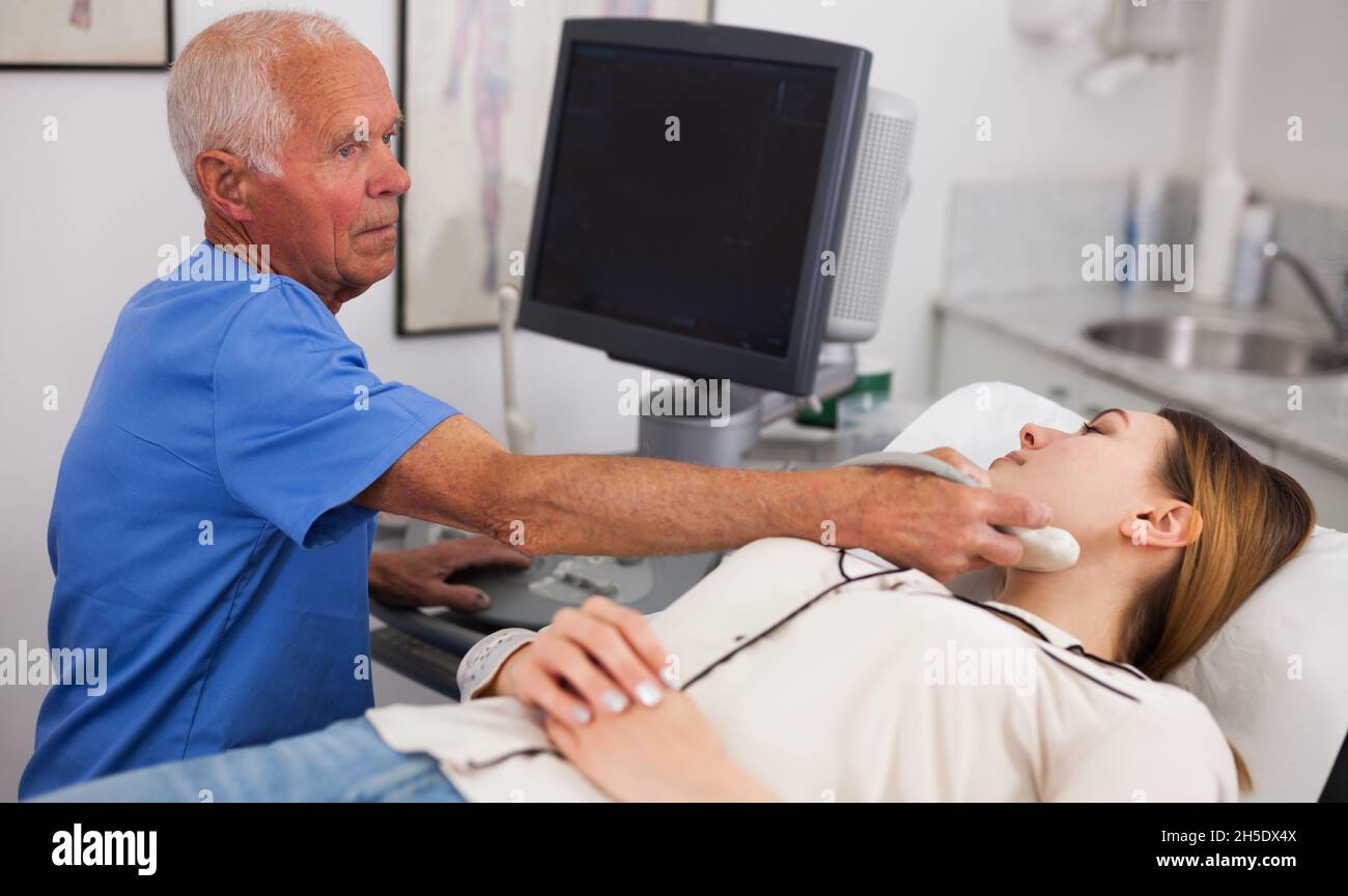 Thyroid scan doctor hi-res stock photography and images - Alamy