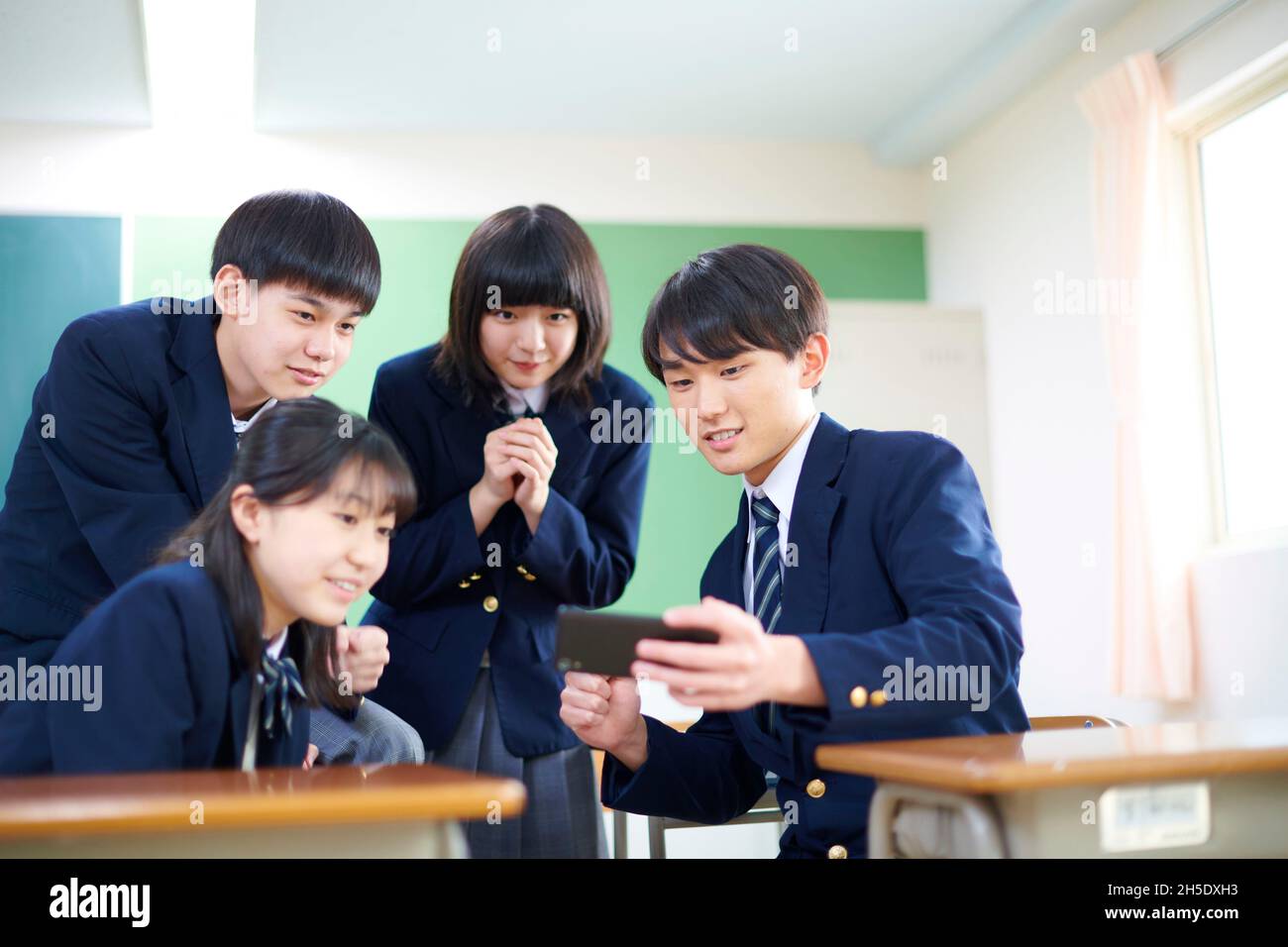 Japanese school students in the classroom Stock Photo - Alamy