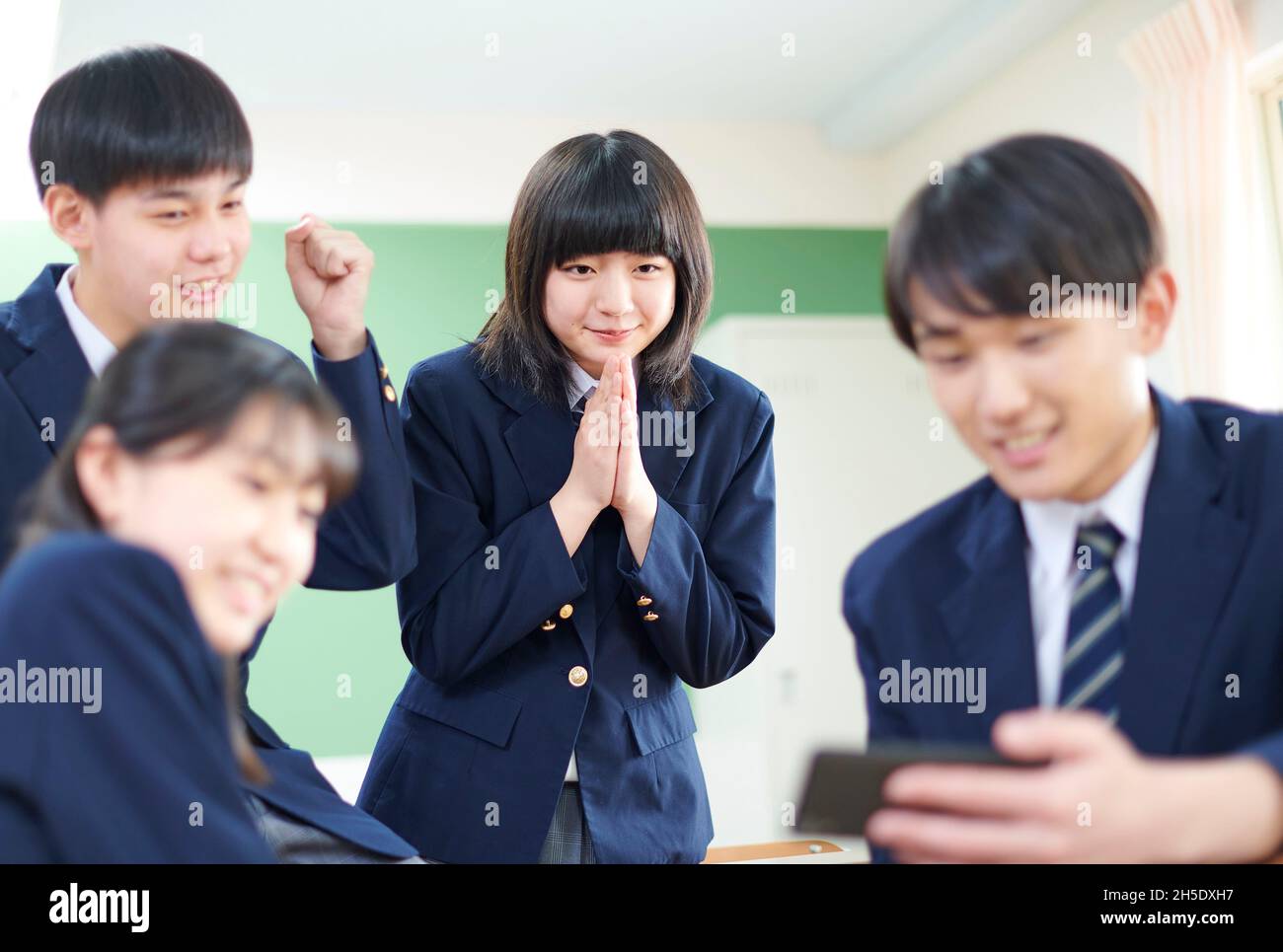Japanese school students in the classroom Stock Photo - Alamy
