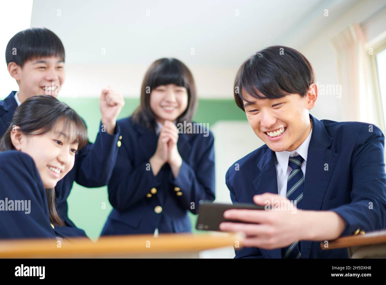 Japanese school students in the classroom Stock Photo - Alamy