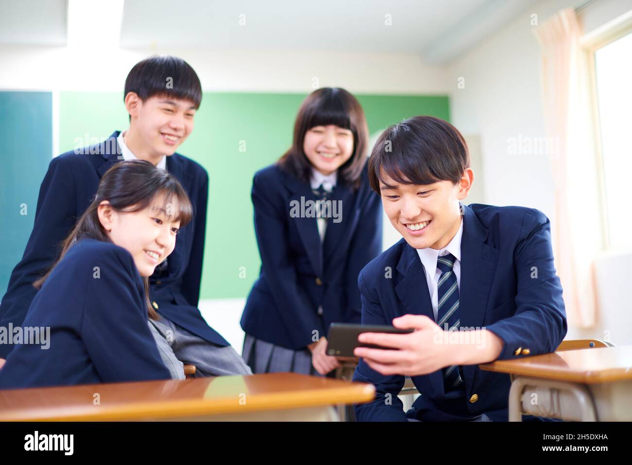Japanese school students in the classroom Stock Photo - Alamy
