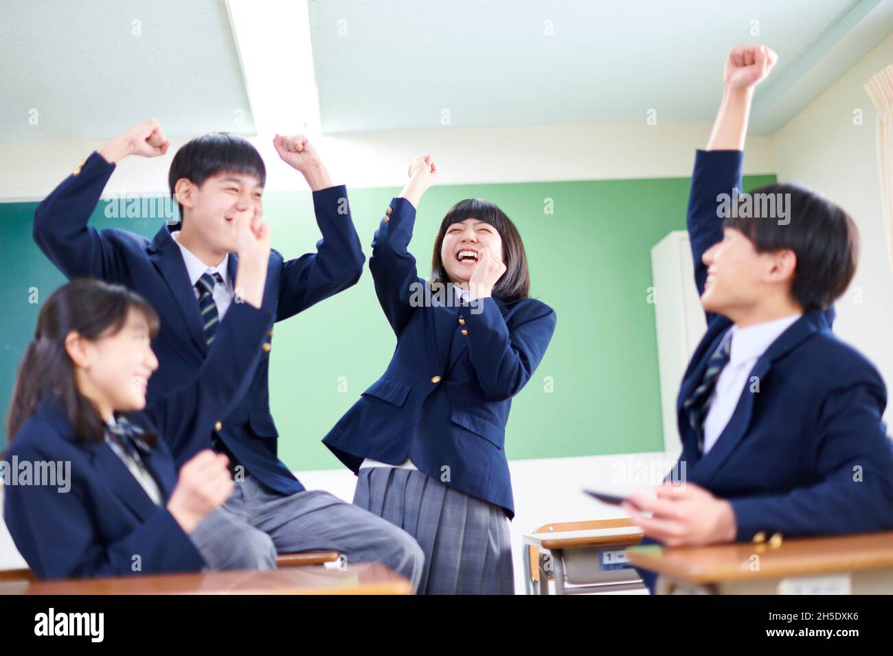 Japanese school students in the classroom Stock Photo - Alamy