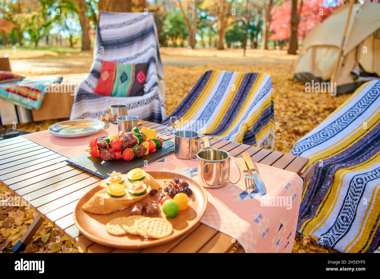 Tableware camp hi-res stock photography and images - Alamy