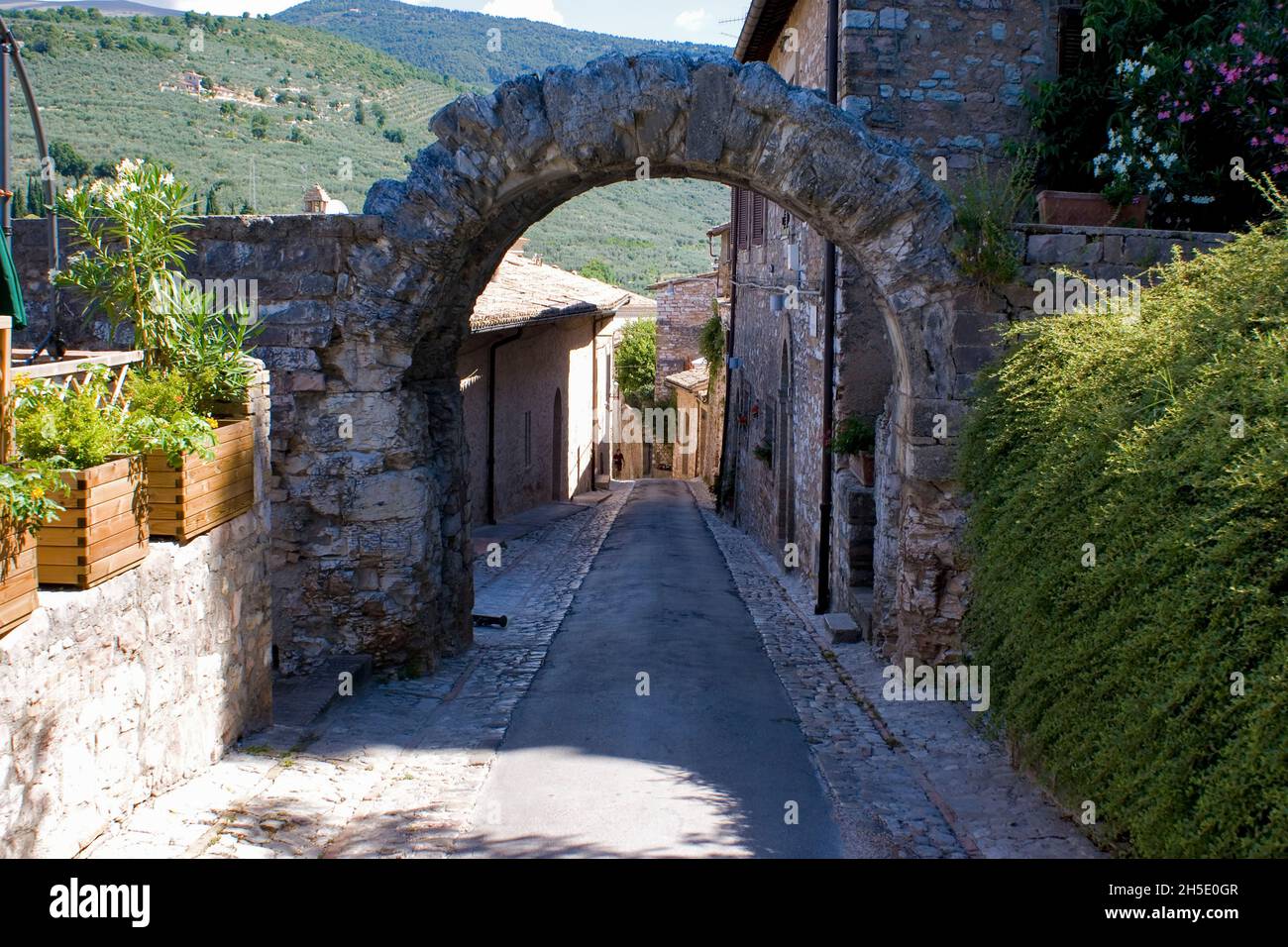 Old Town, Porta dell'Arce gate, Spello, Umbria, Italy, Europe Stock ...