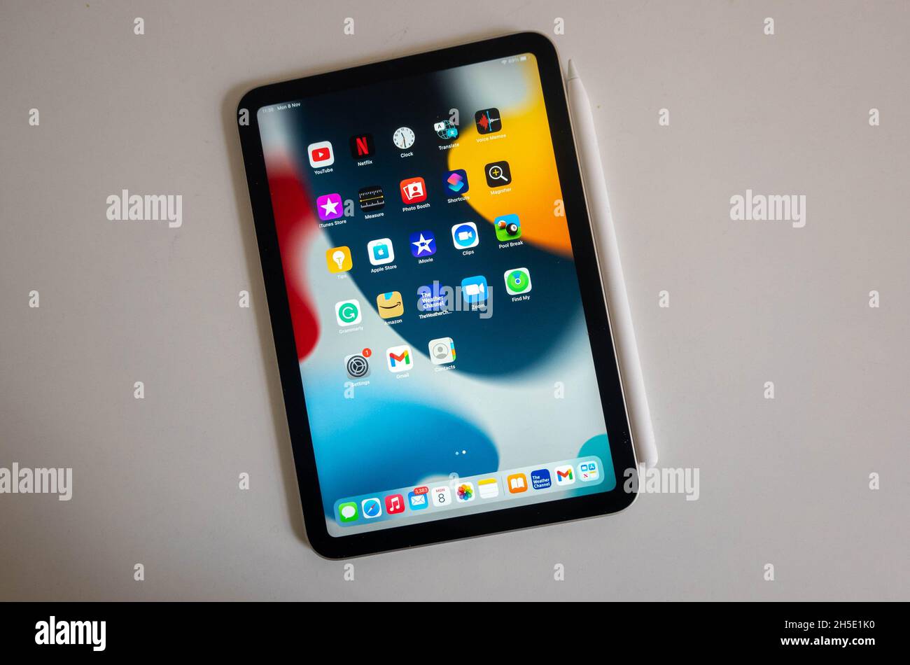 Mini screen hi-res stock photography and images - Alamy
