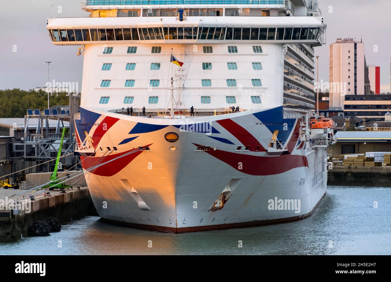 P & O Britannia cruise ship, Ocean Terminal, Southampton Docks UK Stock ...
