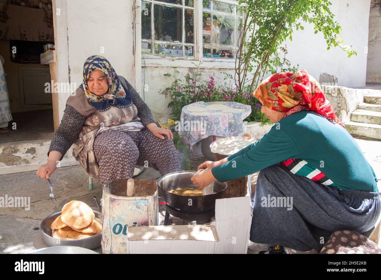 Turkey country turkish people food hi-res stock photography and images ...