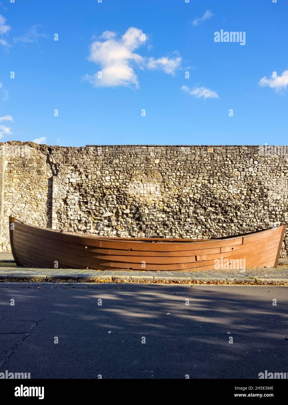 Replica medieval cargo vessel, Western Esplanade, Southampton Hampshire ...