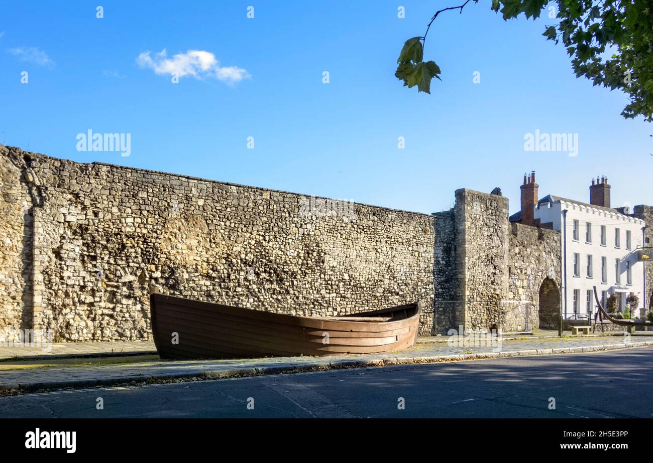Replica medieval cargo vessel, Western Esplanade, Southampton Hampshire ...