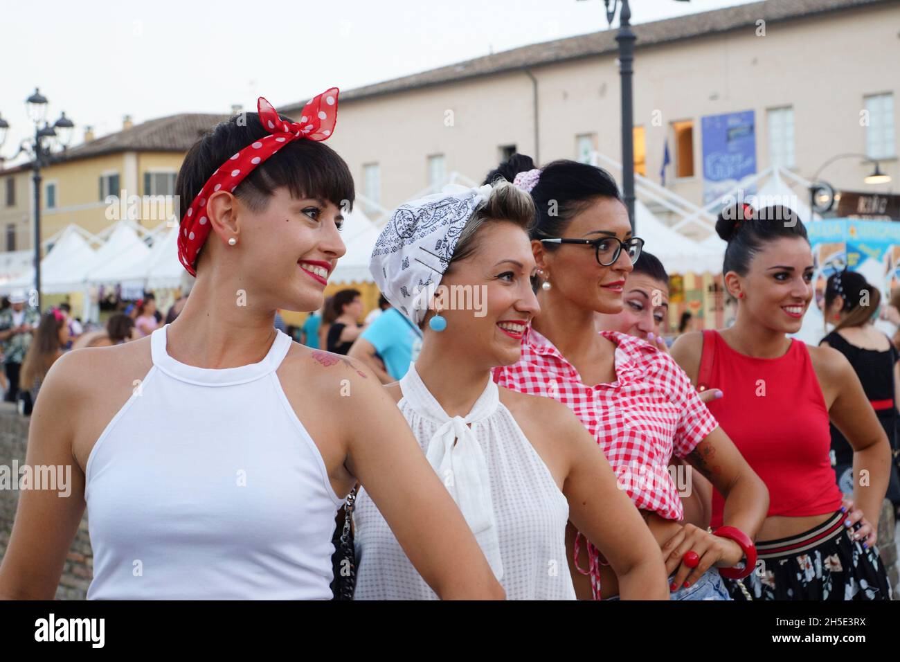 Womanvintage hi-res stock photography and images - Alamy