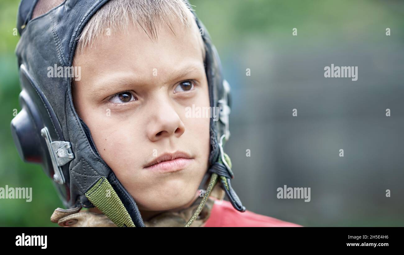 Boy sky plane hi-res stock photography and images - Alamy