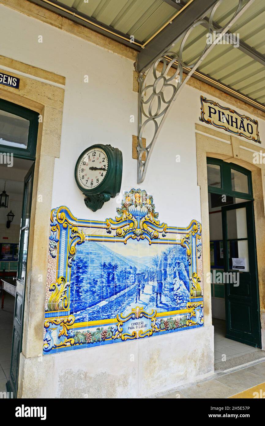 Linha do doura hi-res stock photography and images - Alamy