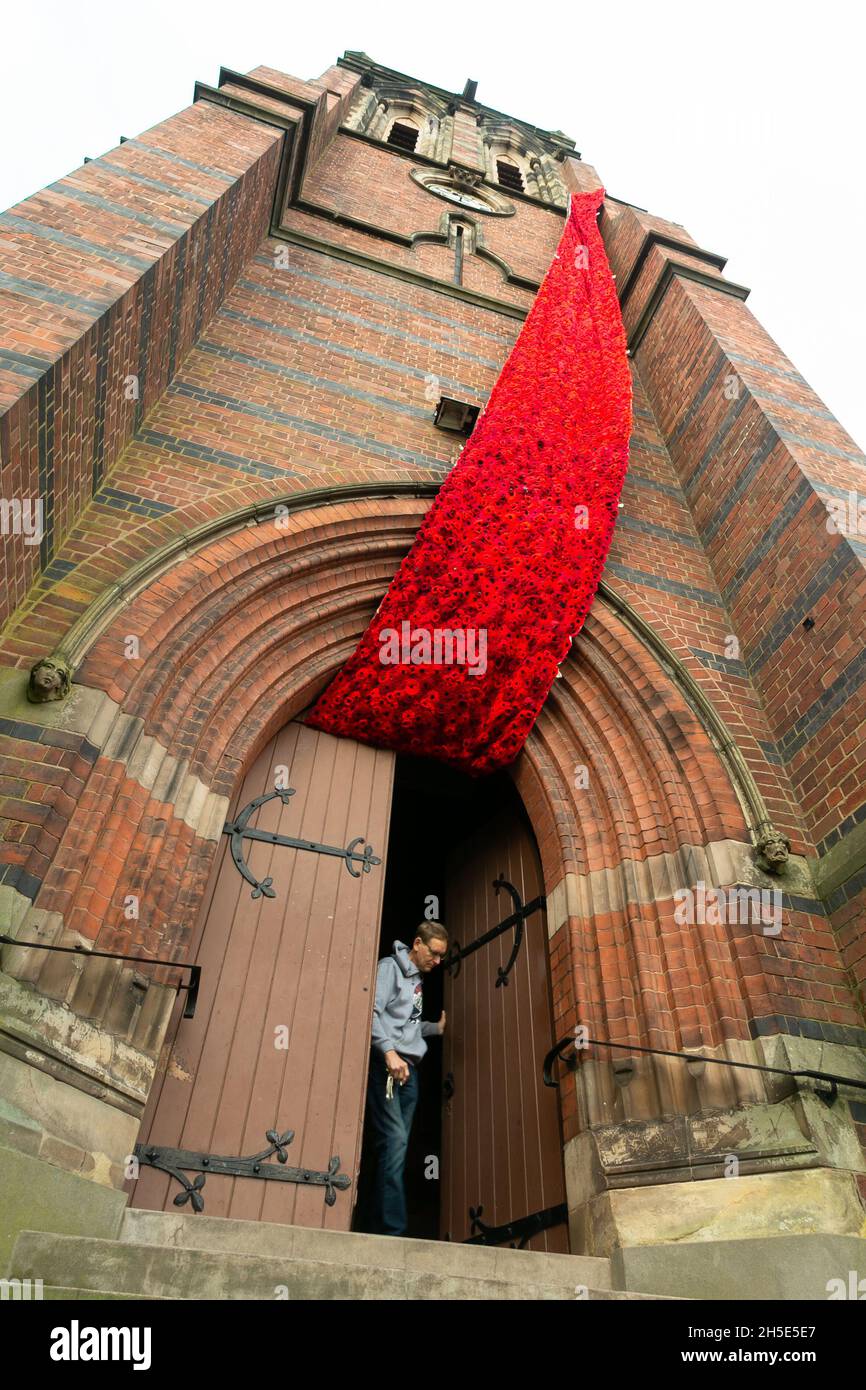 Cradley, West Midlands, UK. 9th Nov, 2021. Church warden Paul Millward ...