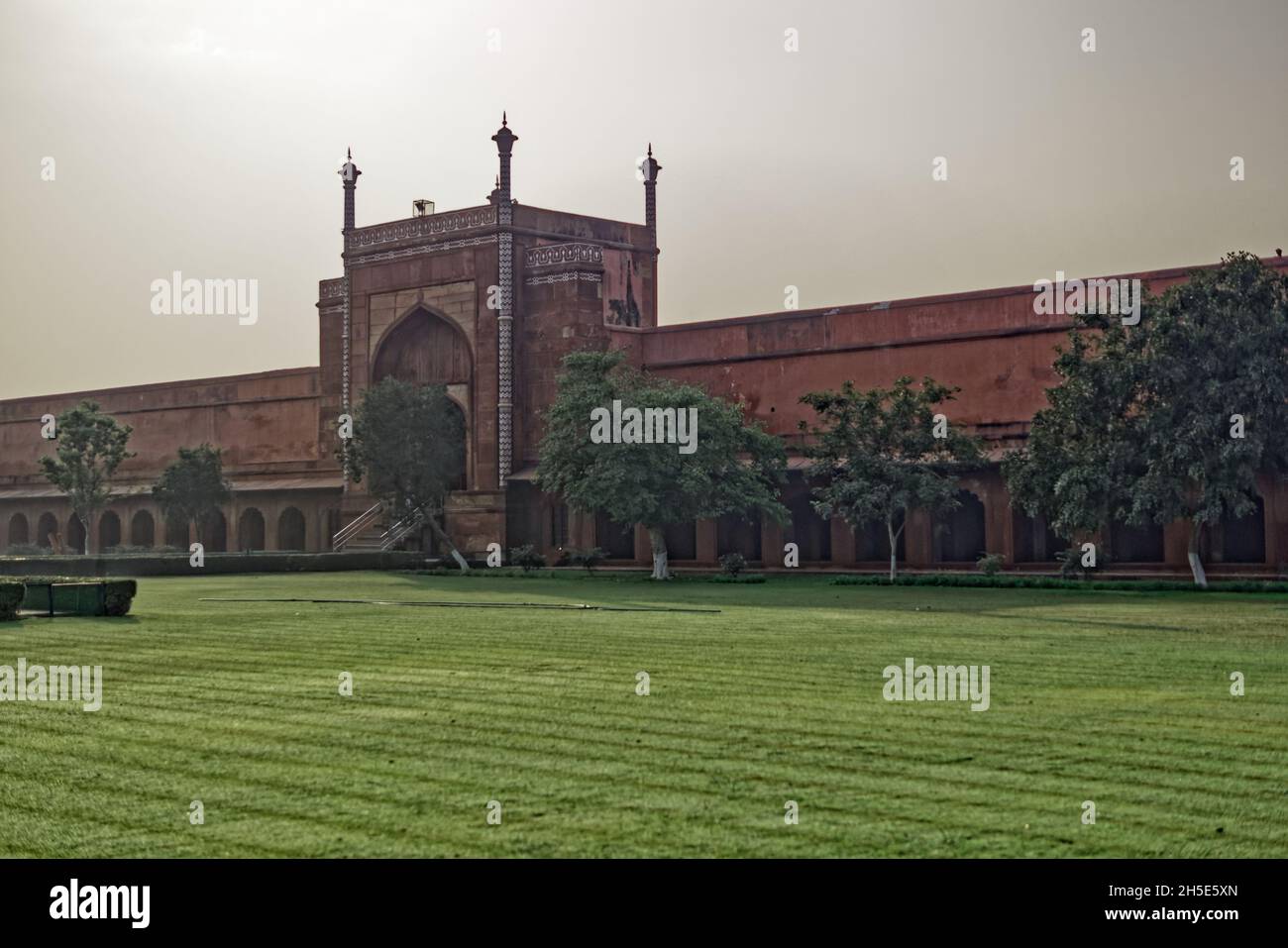 Outlying building hi-res stock photography and images - Alamy