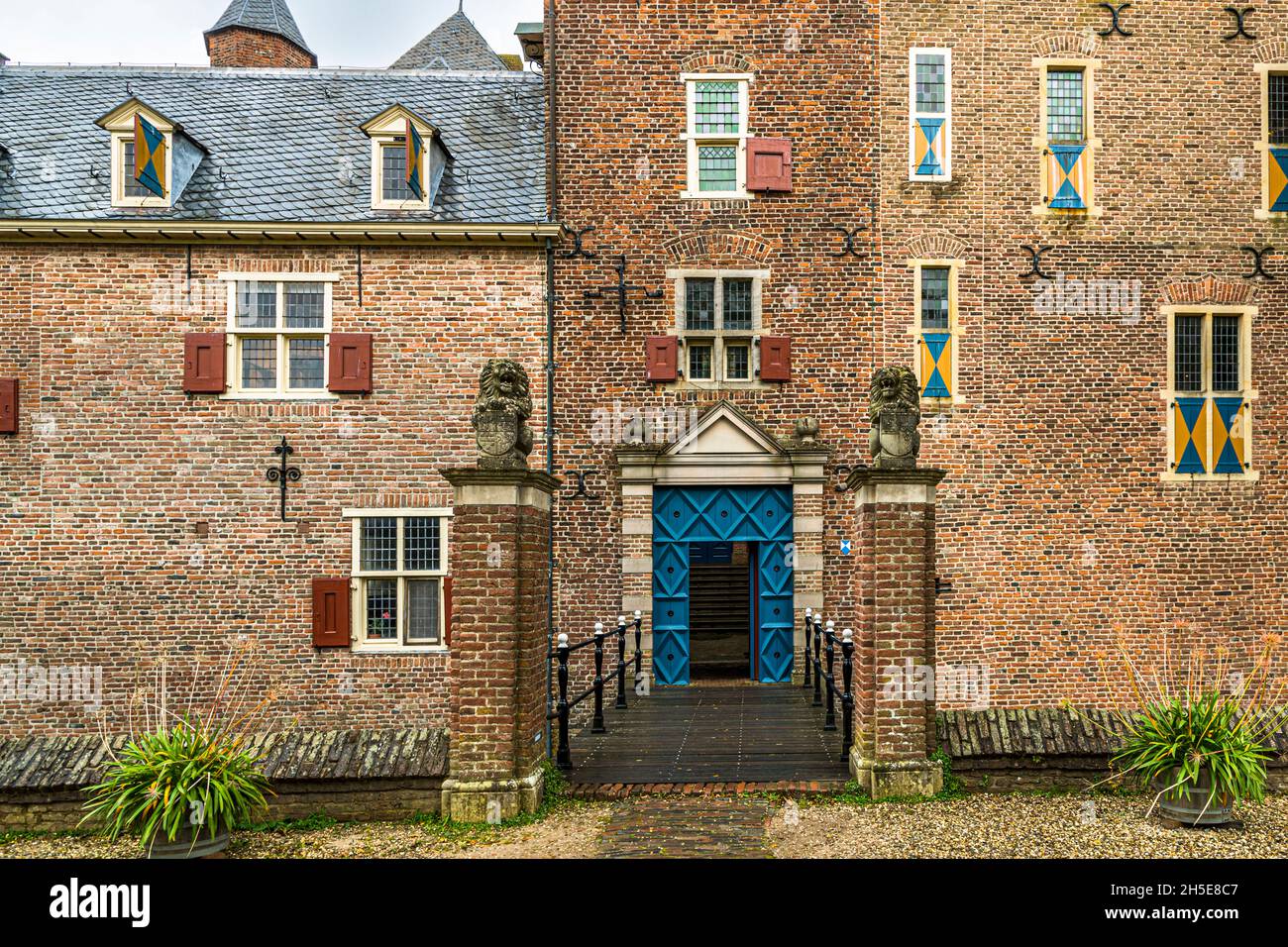 Doorwerth Castle houses three museums. Doorwerth, Netherlands Stock ...