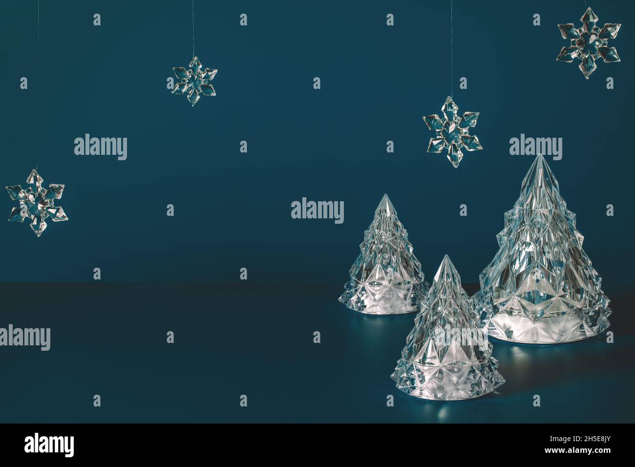 Empty dark stage hi-res stock photography and images - Alamy