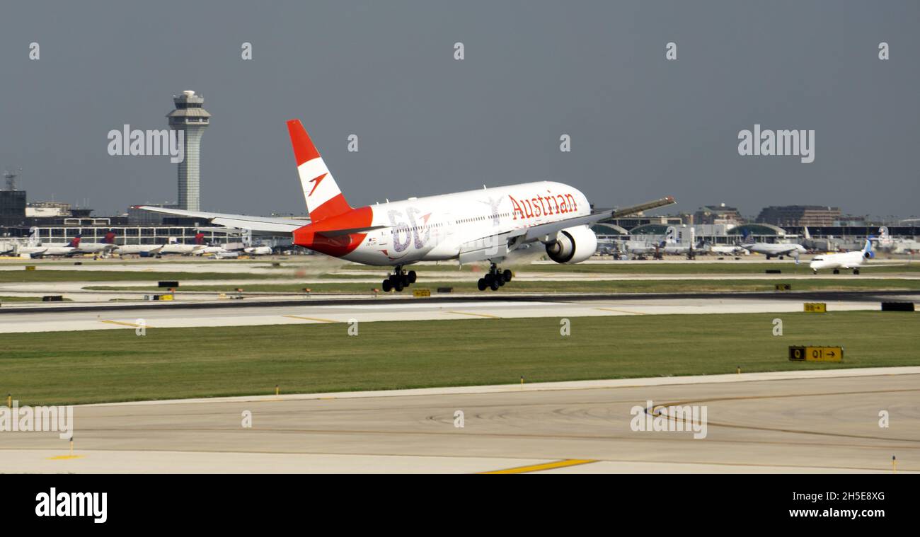 Chicago airfield hi-res stock photography and images - Alamy