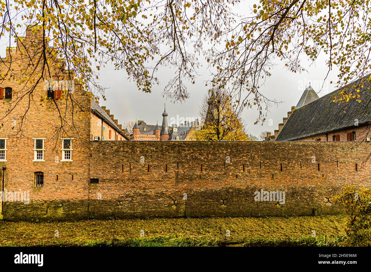 Doorwerth Castle houses three museums. Doorwerth, Netherlands Stock ...