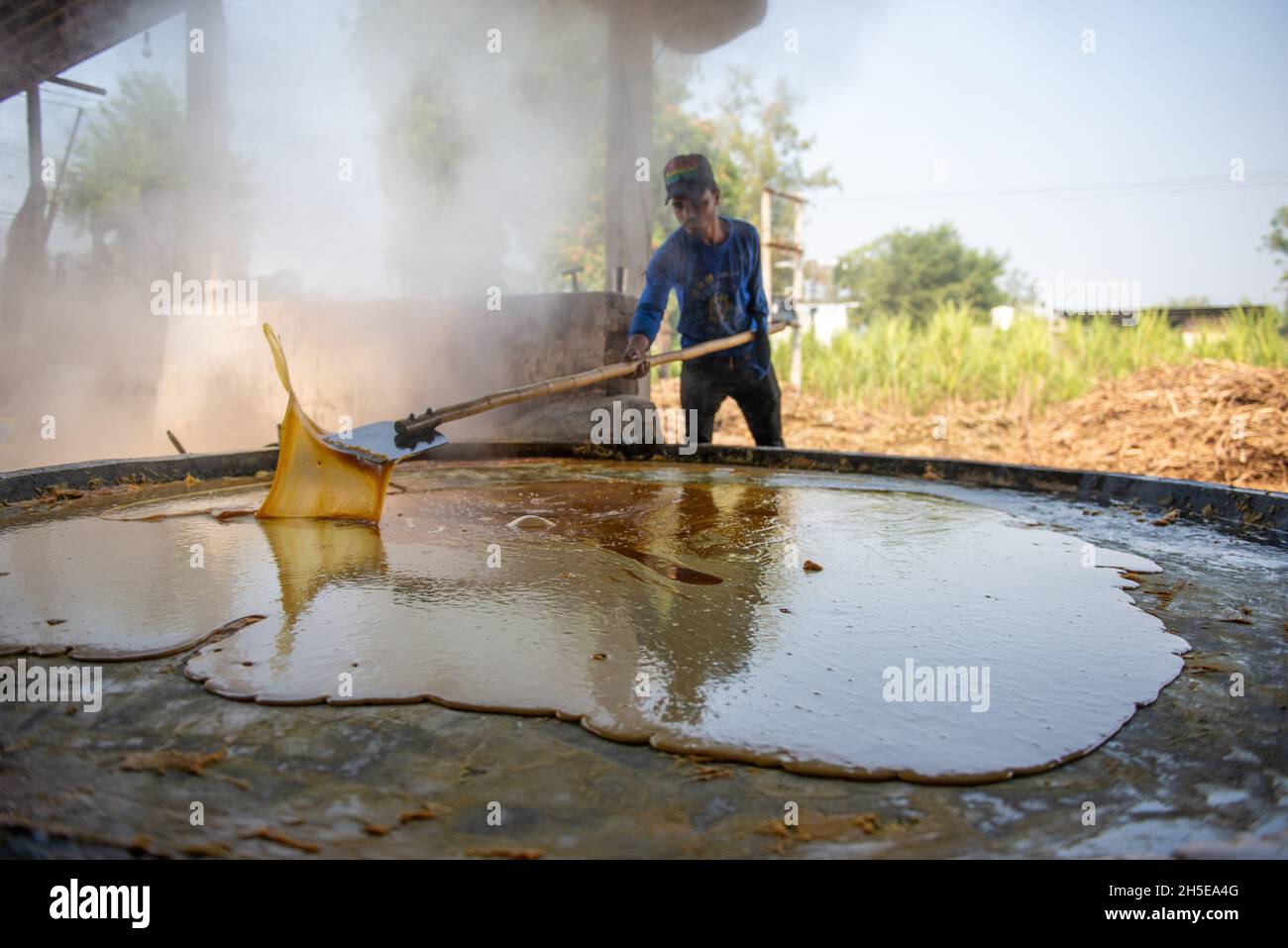 Indian jaggery production hi-res stock photography and images - Alamy