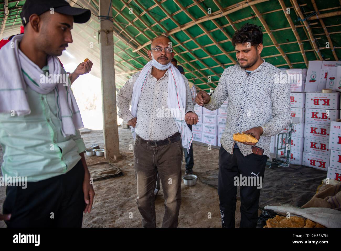 Indian jaggery production hi-res stock photography and images - Alamy